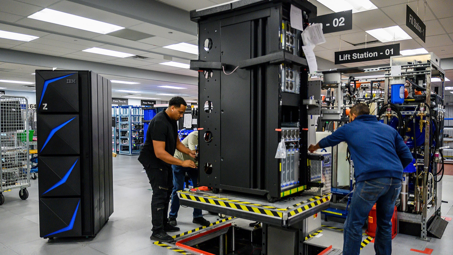 Conocimos la planta de IBM donde nace el presente y el futuro de la ...